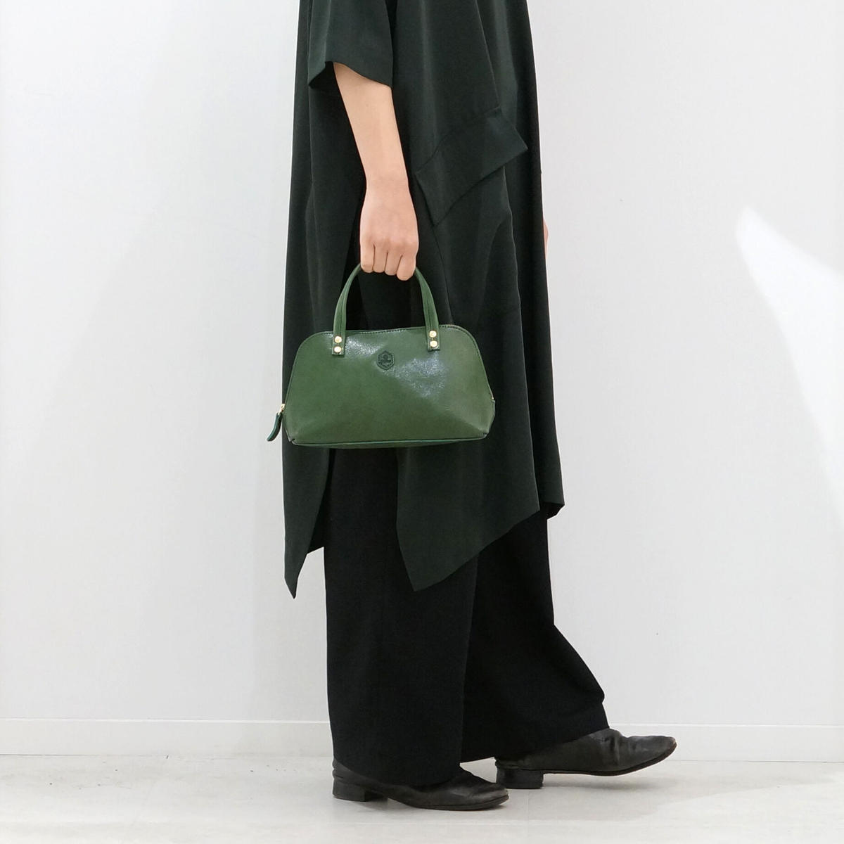 ヌメオイルシュリンク ミニボストンバッグ / Folna 224840 | Folna ONL...