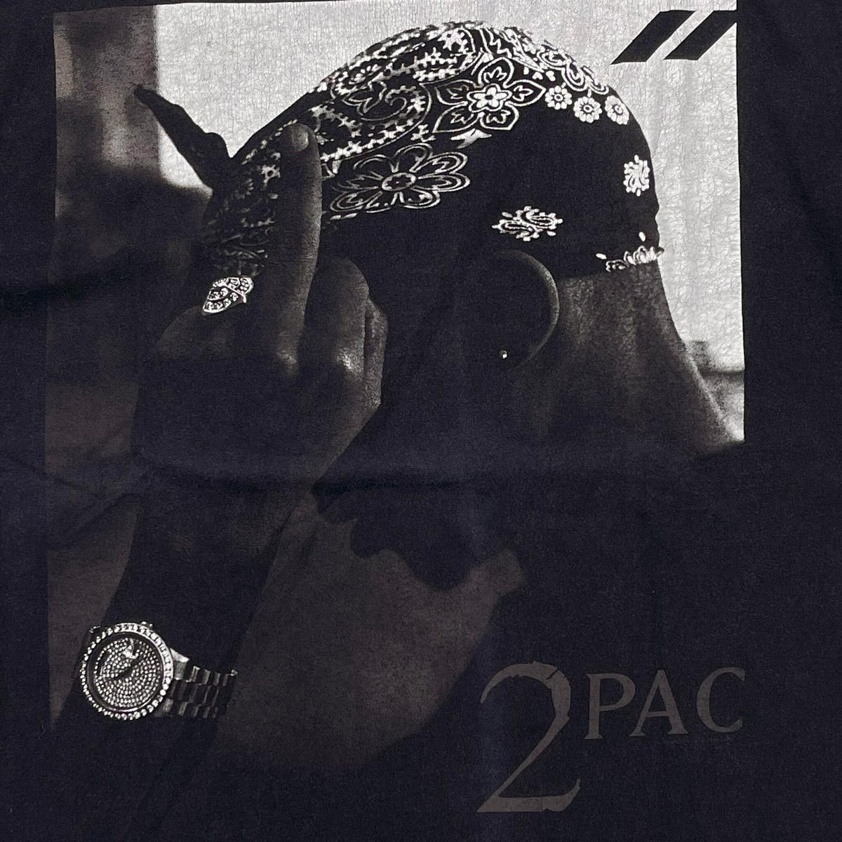 2PAC MEMORIAL MIDDLE FINGER DOUBLE SIDE FITS LA...