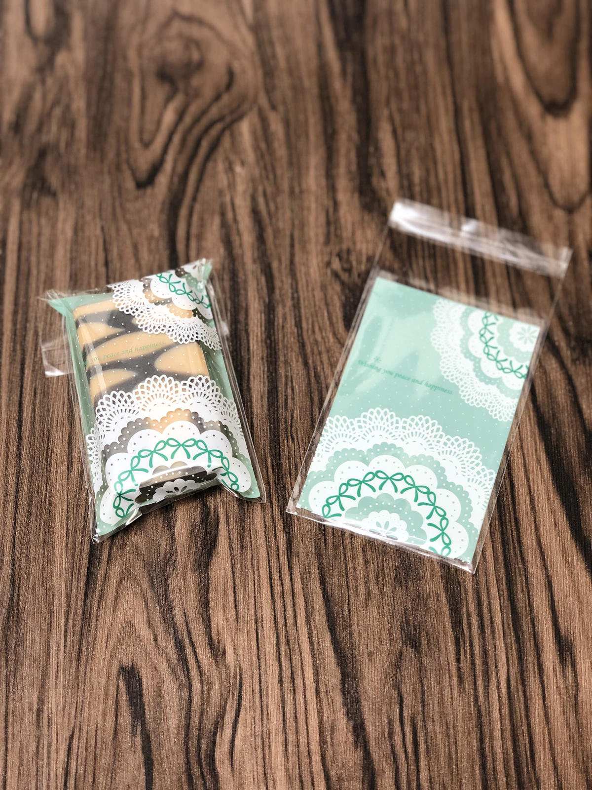 ラッピング用シール付きビニール袋100枚（7cmx10cm） | Happy Soaping