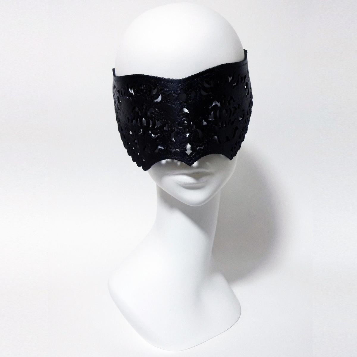 Veil mask-curve | liagraf