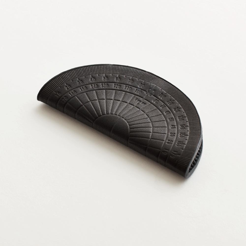 protractor coin case ( nude / black)*再入荷5月頃予定