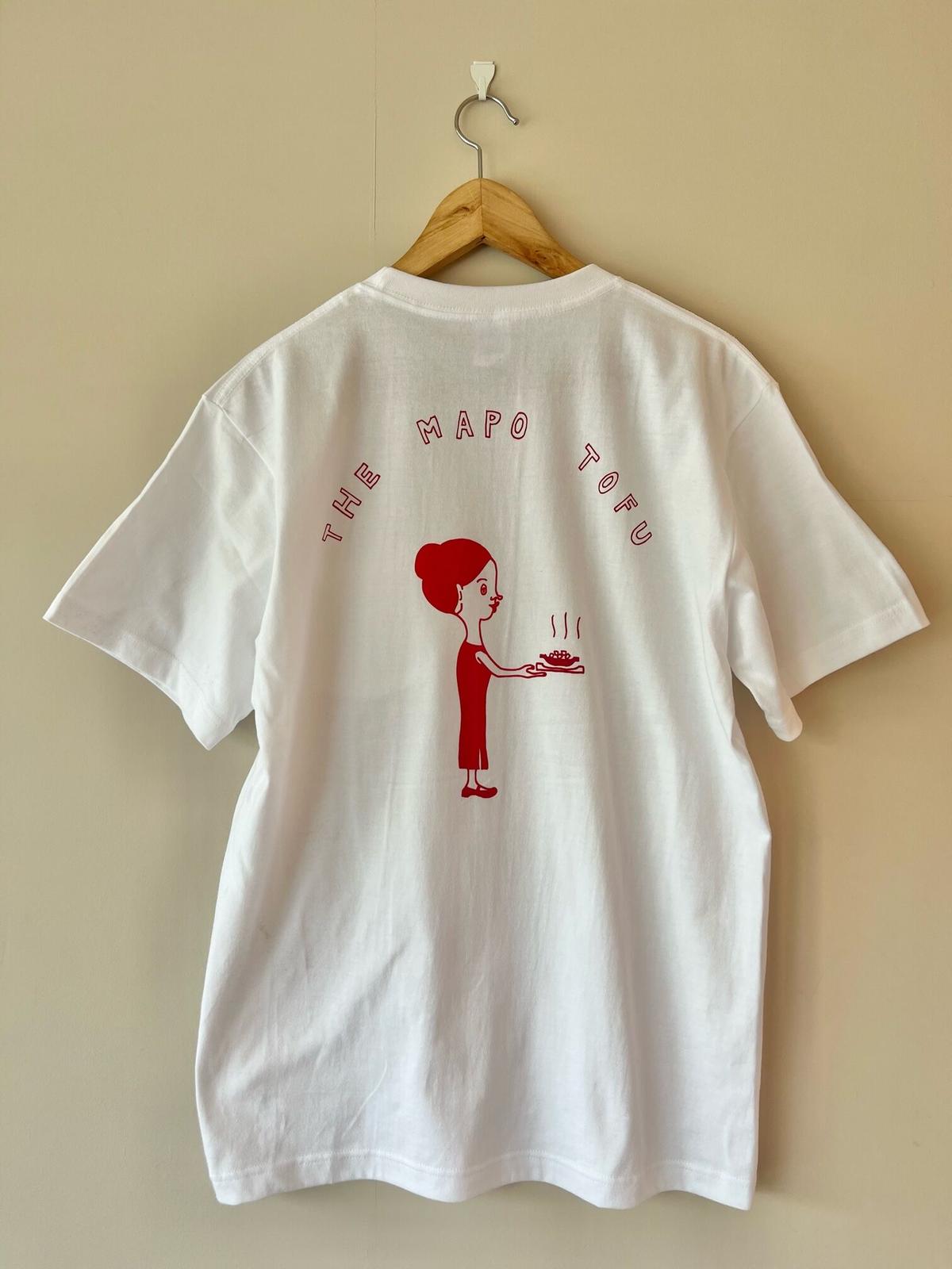 THE MAPO TOFU 女の子 ポケットTシャツ | 本格麻婆豆腐 かかん