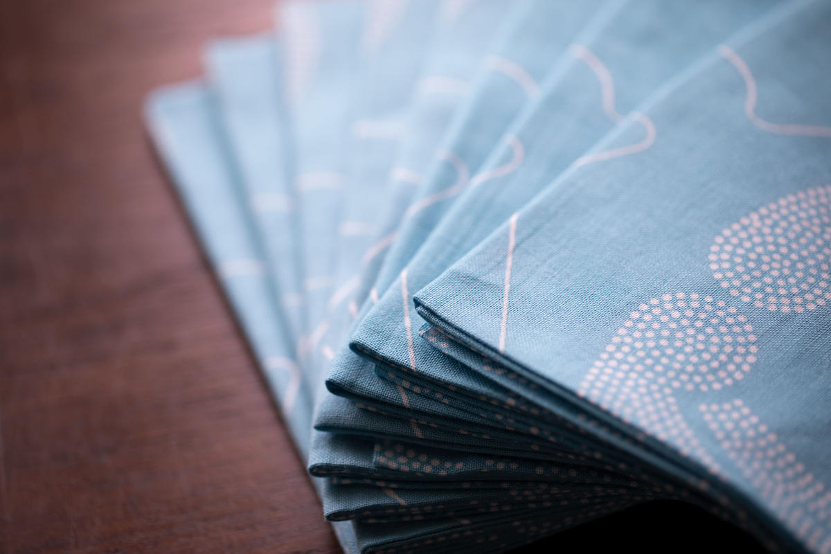 新橋色 | 家紋手ぬぐい かまわぬ製 | kyogen-kamon