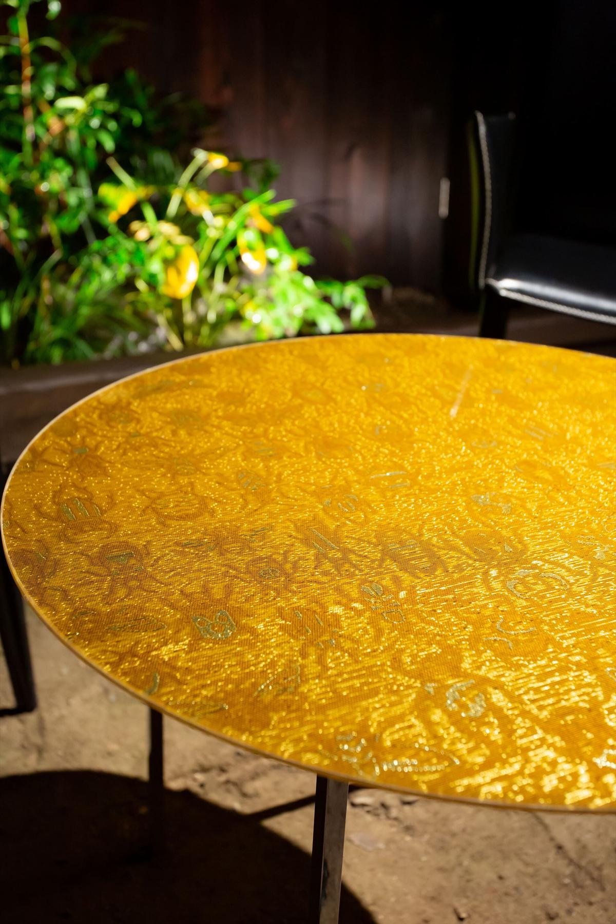 Golden Coloured Silk Kyoto Glass ＊特注製品となります。