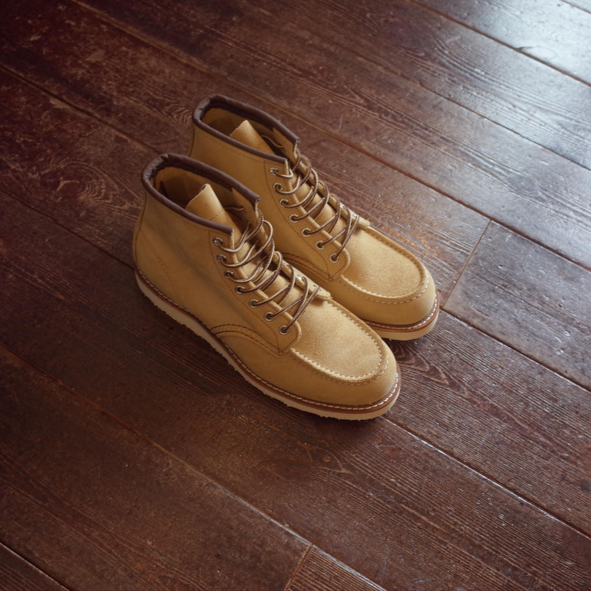 Red Wing #8833 6" Classic-Moc Hawthone Abile...