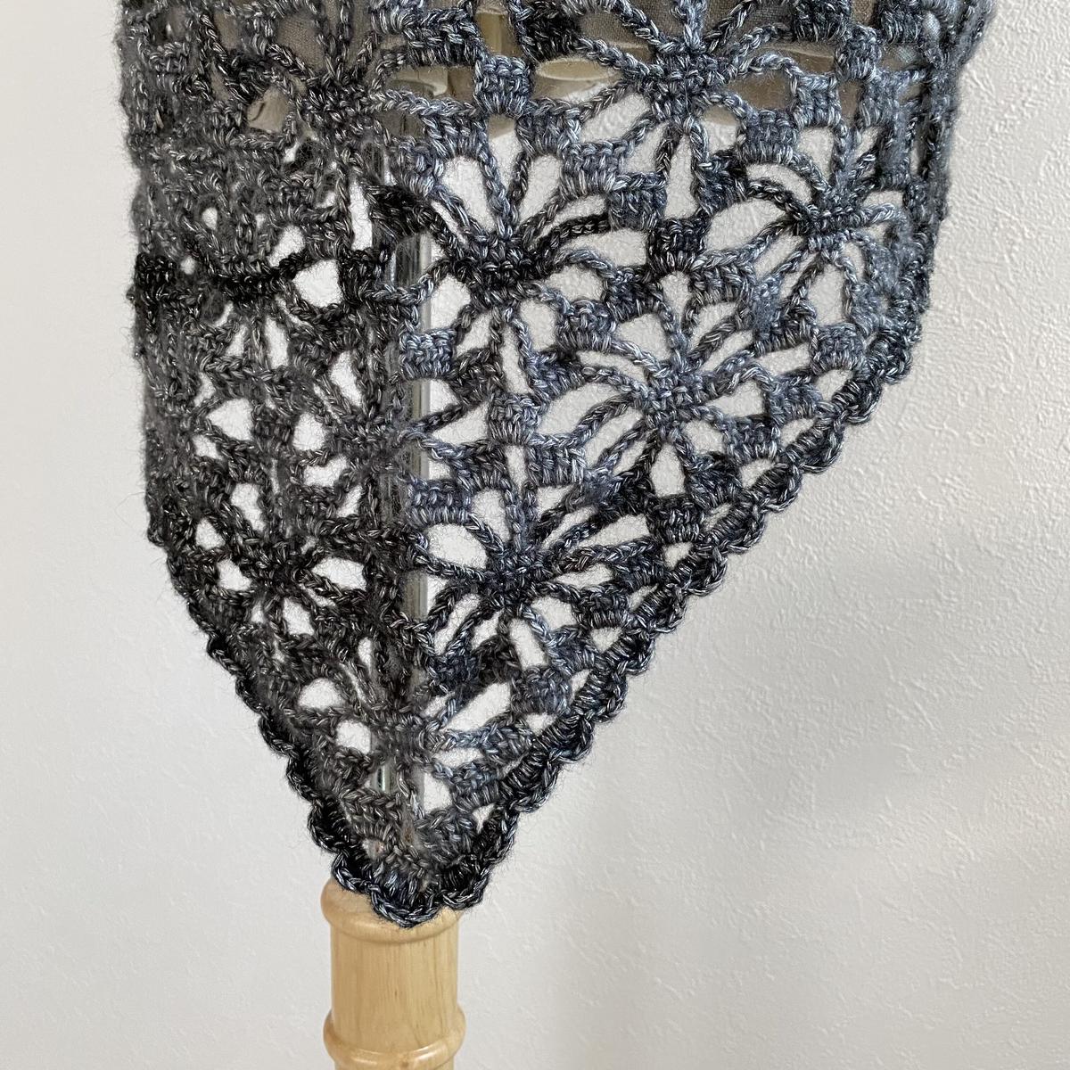 Triangle shawl -Black Diamond- | Ballet shop m...