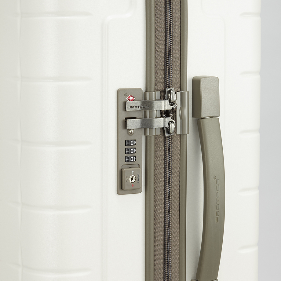 Proteca 360 / suitcase 33L | nendo house