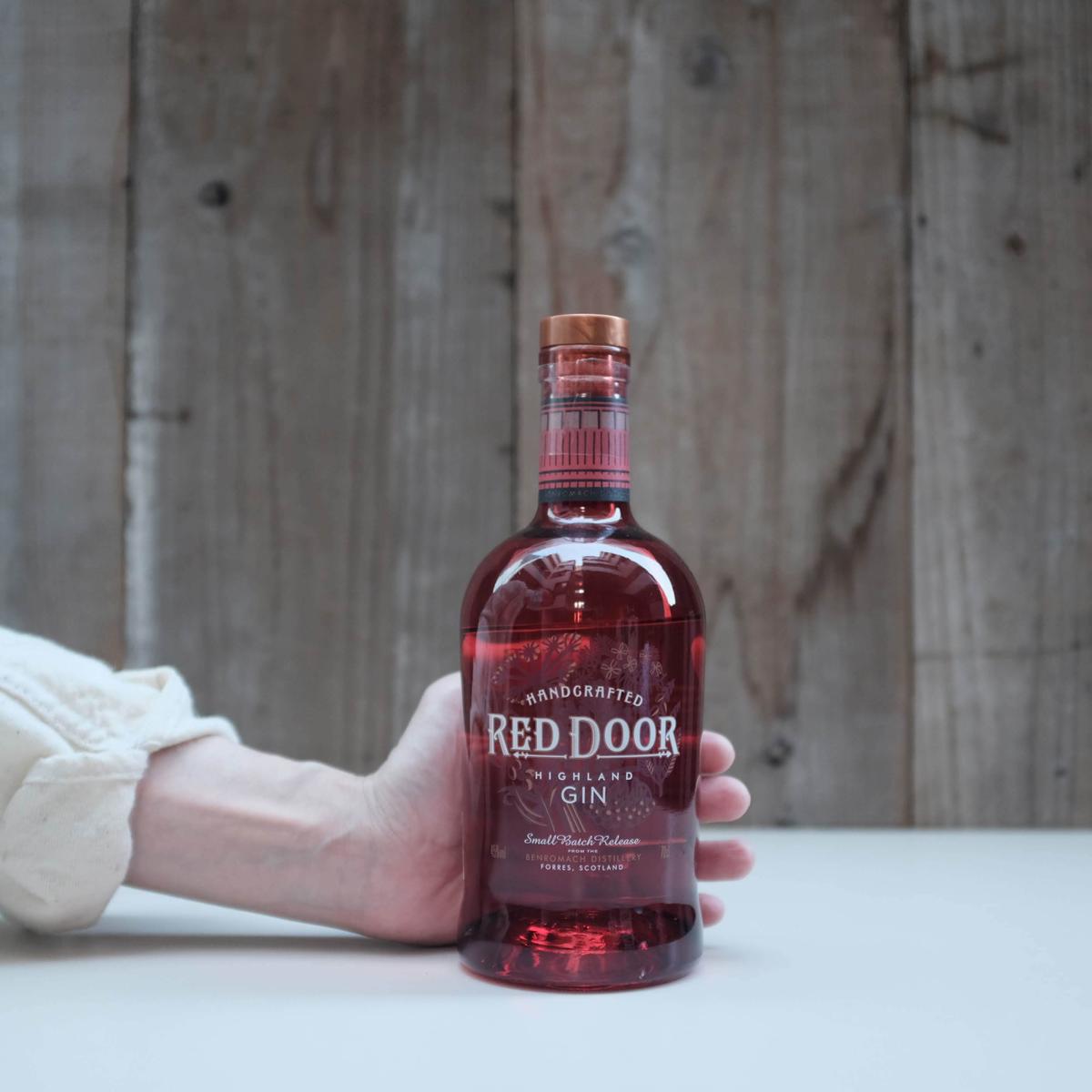 HANDCRAFTED RED DOOR HIGHLAND GIN | GIN BOTTLE ...