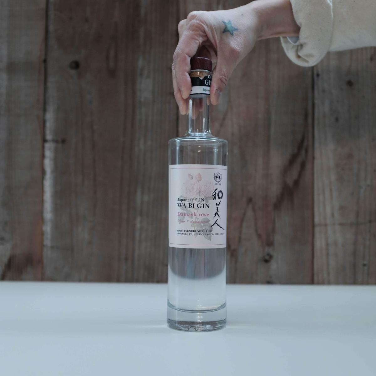 JAPANESE GIN "WA BI GIN" DAMASK ROSE | GIN BOTT...