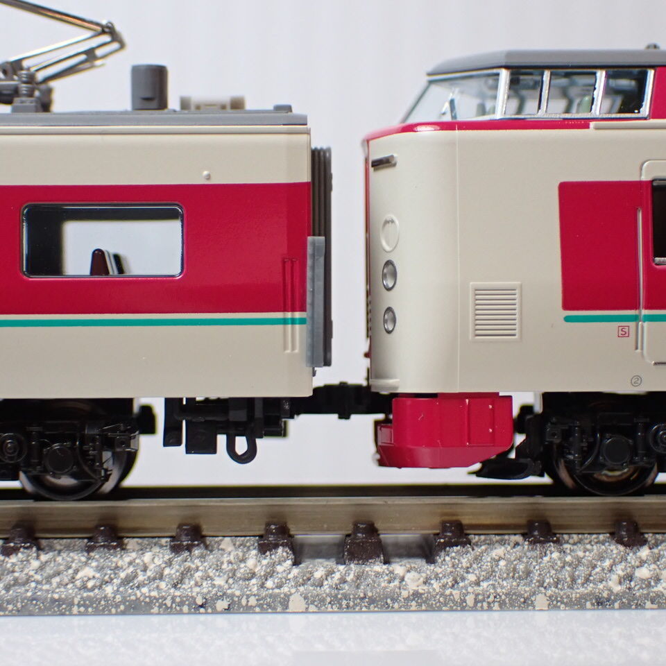 サロ381/サハ381・ゆったりやくも貫通先頭車連結側のモハ380車端床下機器/Nゲージ