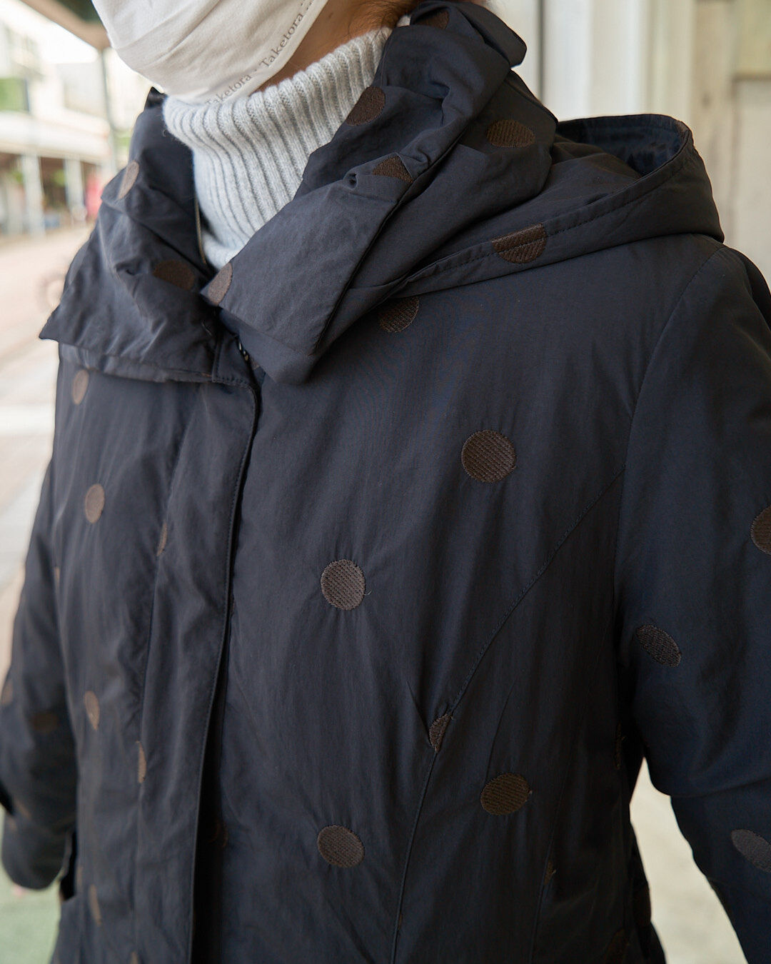 ジェニー・ギャルソン ドット柄フード付きダウンコート フード脱着式 58378 | take2