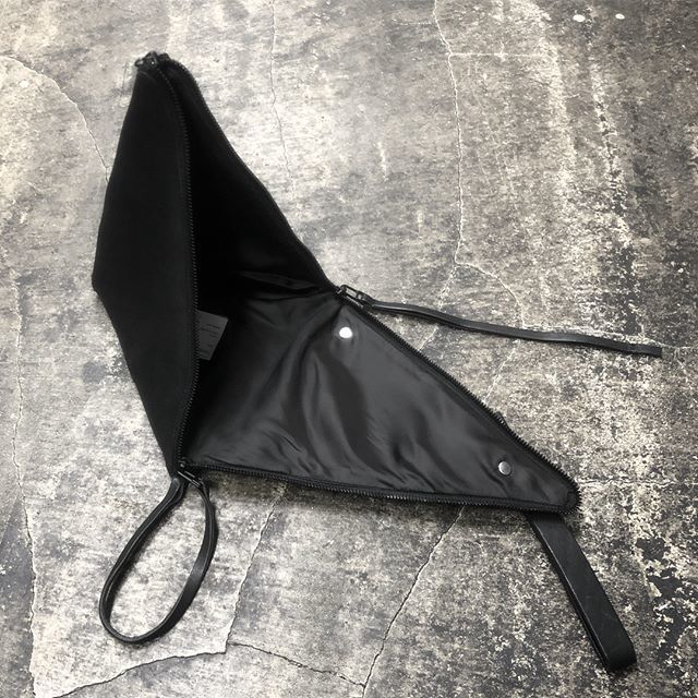 TRIANGULAR PRISM BAG | T.A.S JAPAN OFFICIAL ONL...