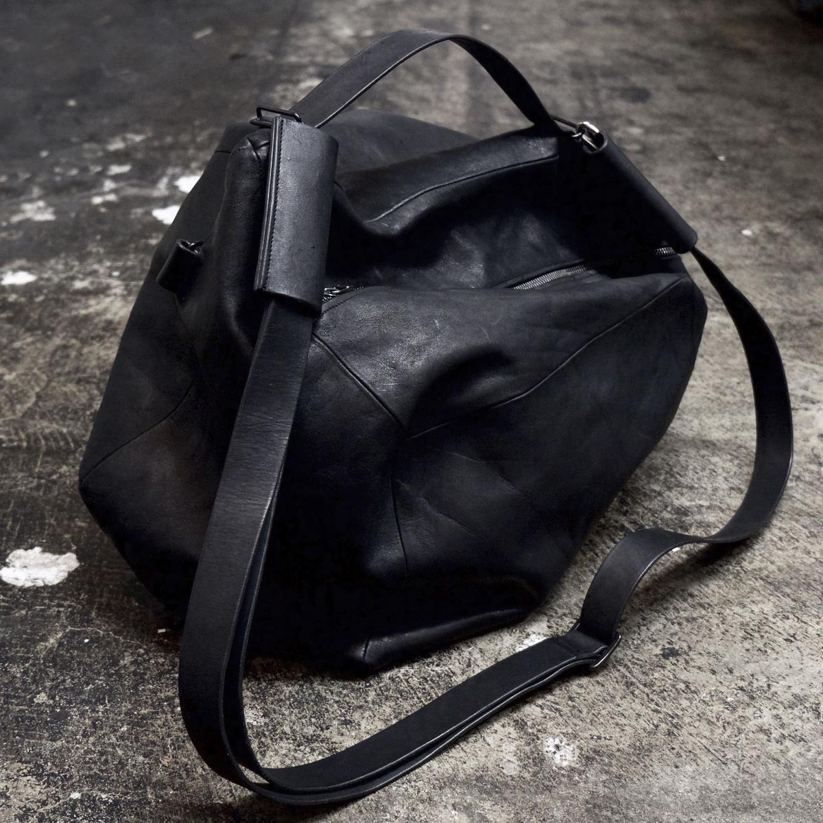 MULTIFUNCTIONAL POLYGON BAG | T.A.S JAPAN OFFIC...