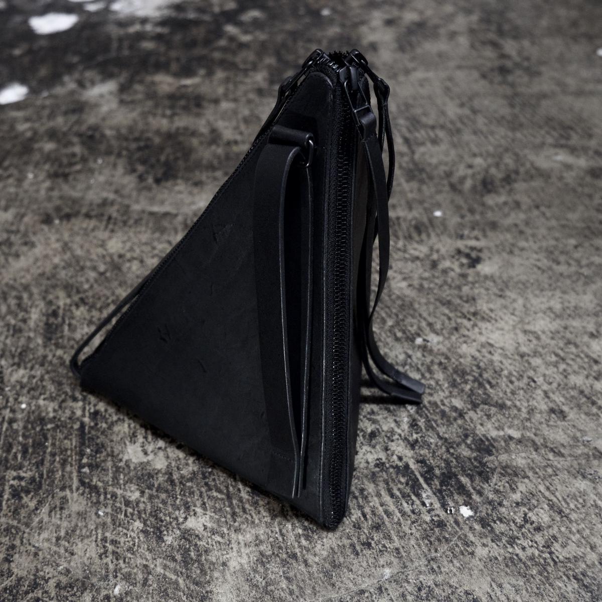 TRIANGULAR PRISM BAG | T.A.S JAPAN OFFICIAL ONL...