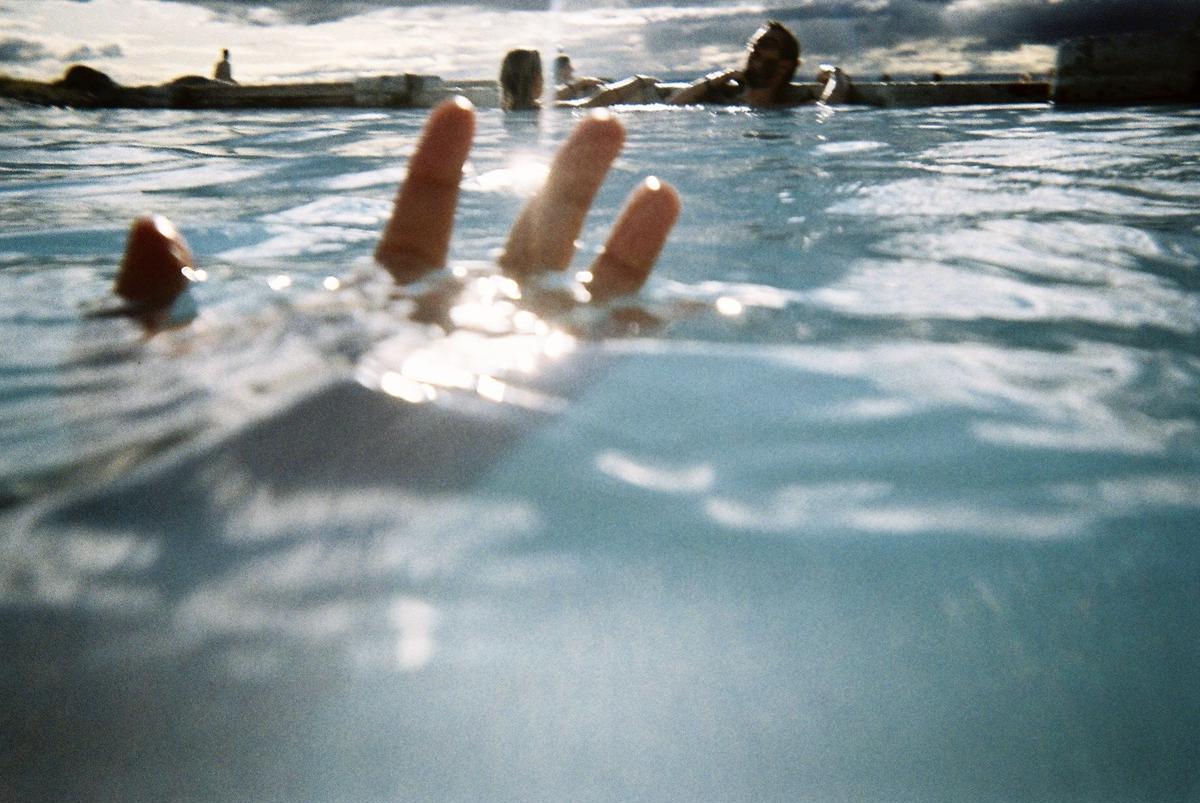 石田真澄写真集「everything will flow」(TISSUE PAPERS 05)...