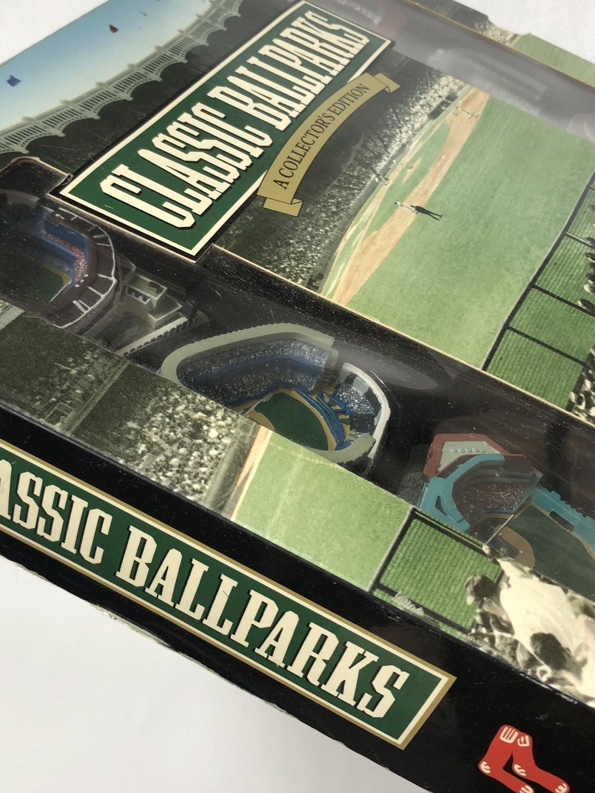 MLB classic Ballparks n Book set | WEST MAPS