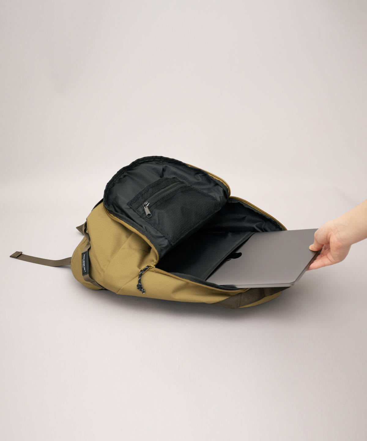 Minimal Day Pack | wdl. | OFFICIAL STORE