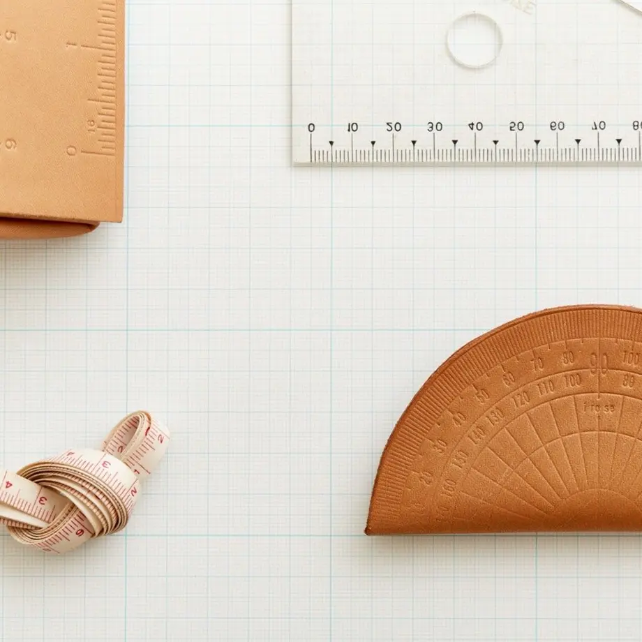 protractor coin case（ nude / black） | i ro se ...