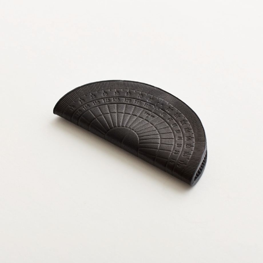 protractor coin case（ nude / black） | i ro se ...